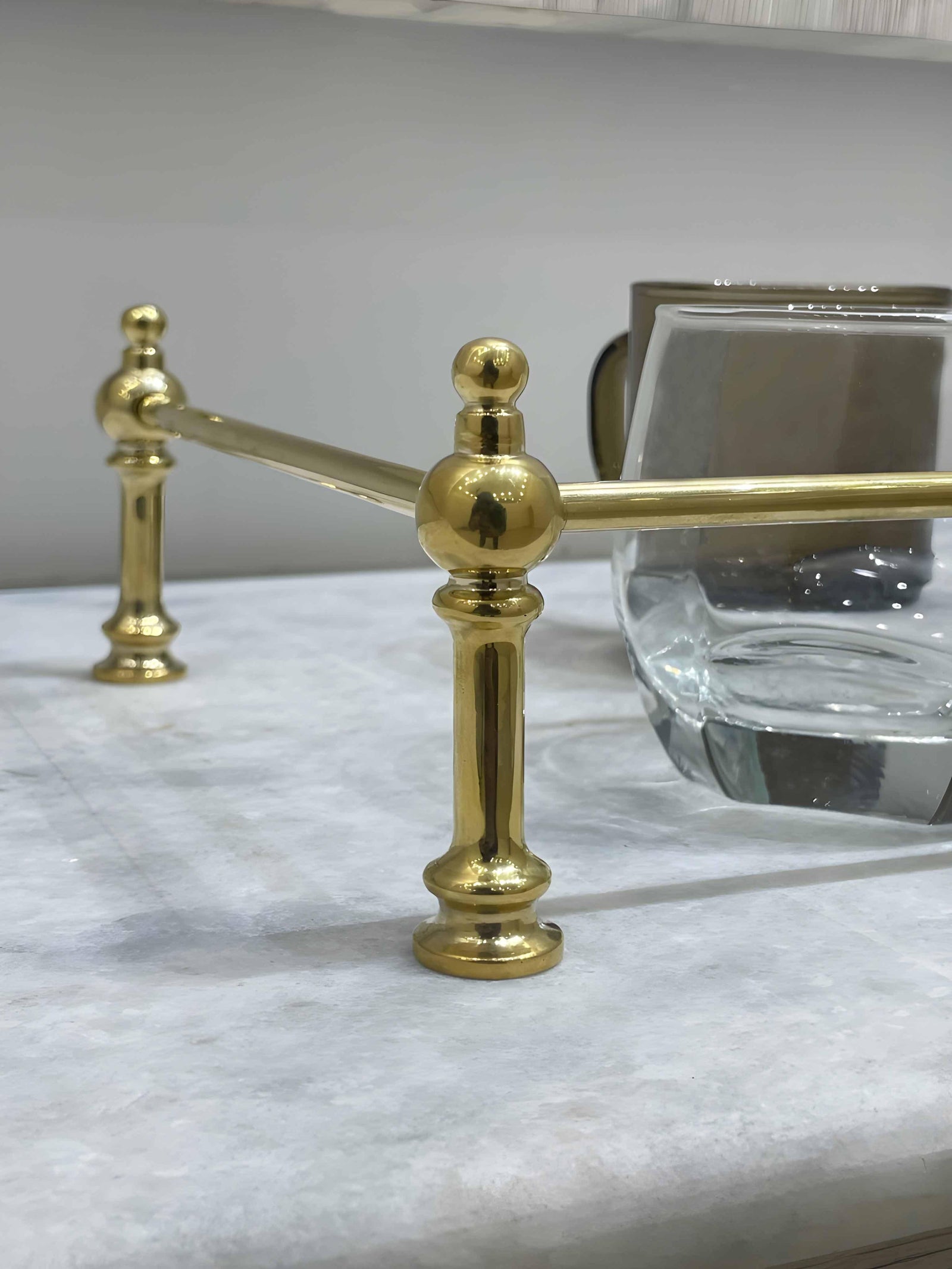 Victorian Brass Gallery Rail - Unlacquered Polished Brass – Stylentdecor
