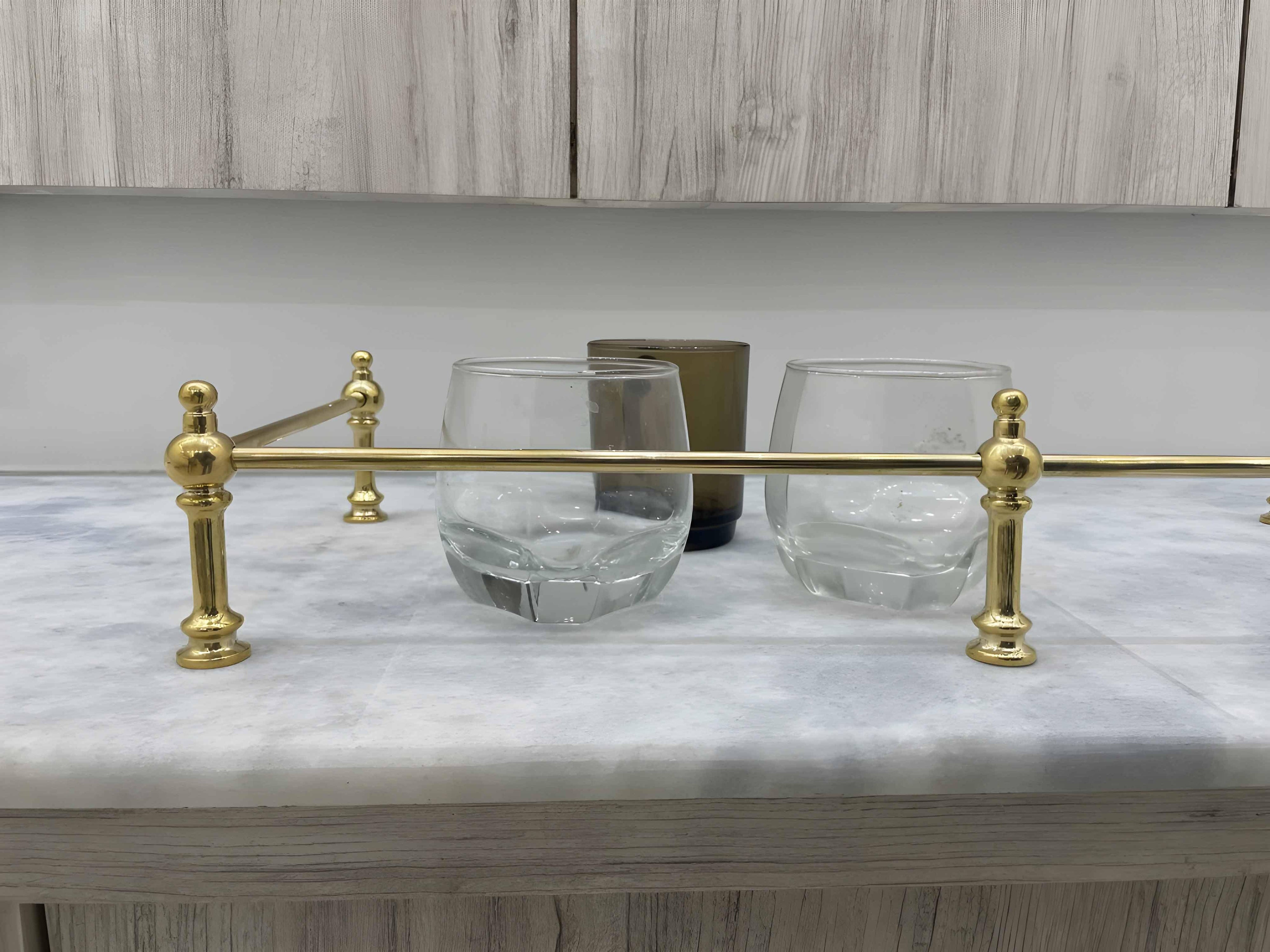 Victorian Brass Gallery Rail - Unlacquered Polished Brass – Stylentdecor